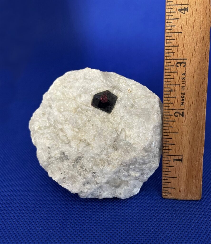 Geoclassics | Garnet in Quartz