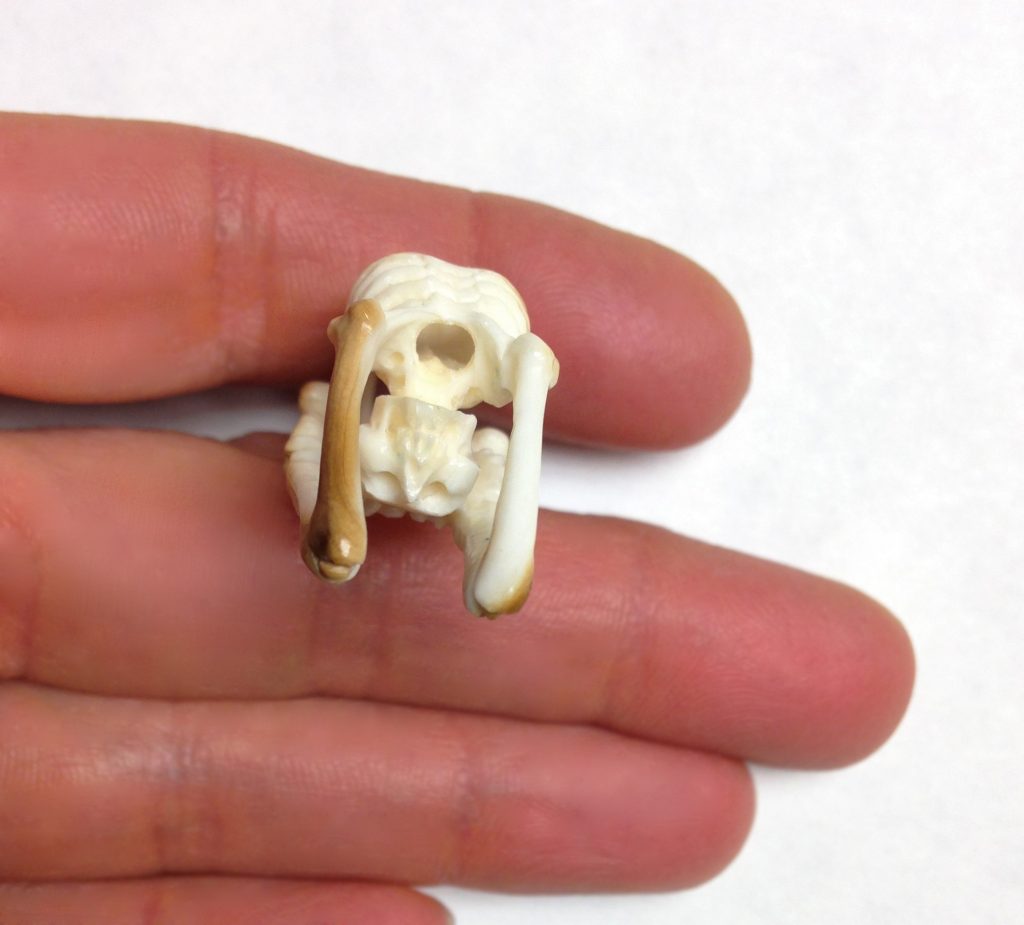 Geoclassics | Fossil Ivory Pigeon Pose Yoga Skeleton